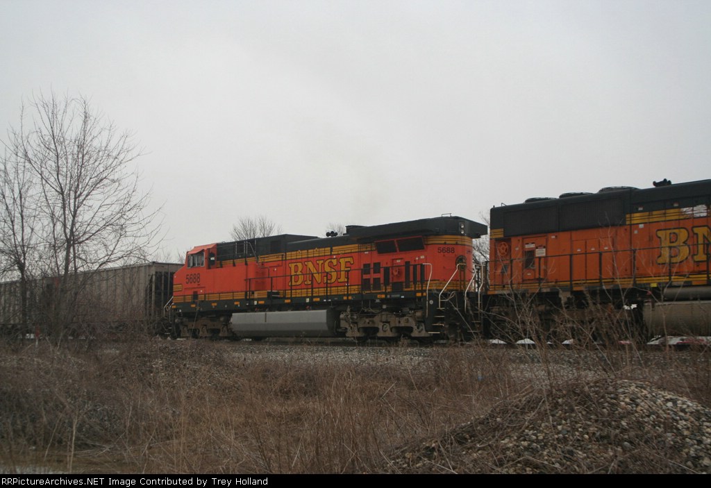 BNSF 5688